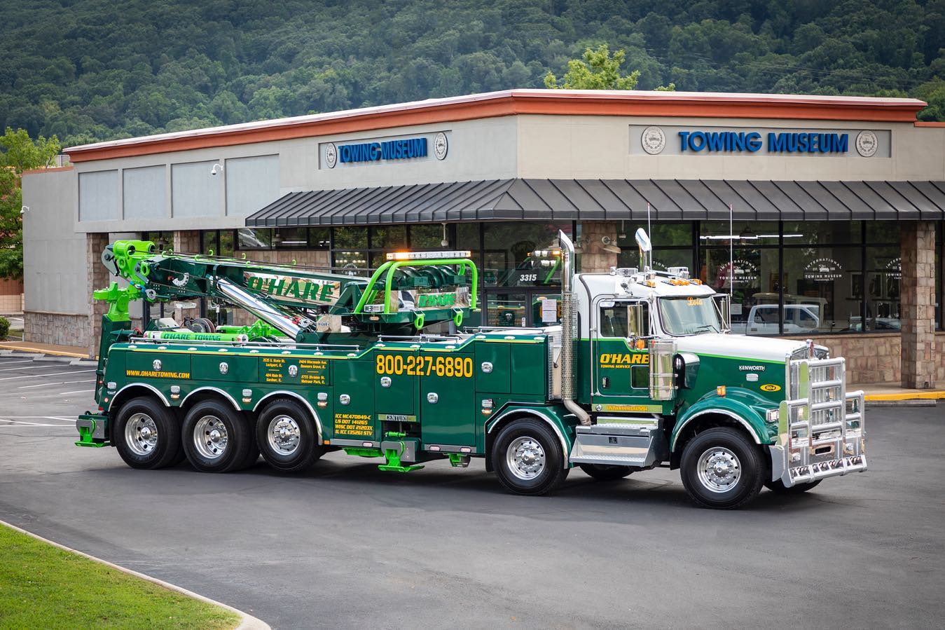 Heavy Duty Towing | O'Hare Towing Service & Semi Truck Heavy Duty Wrecker